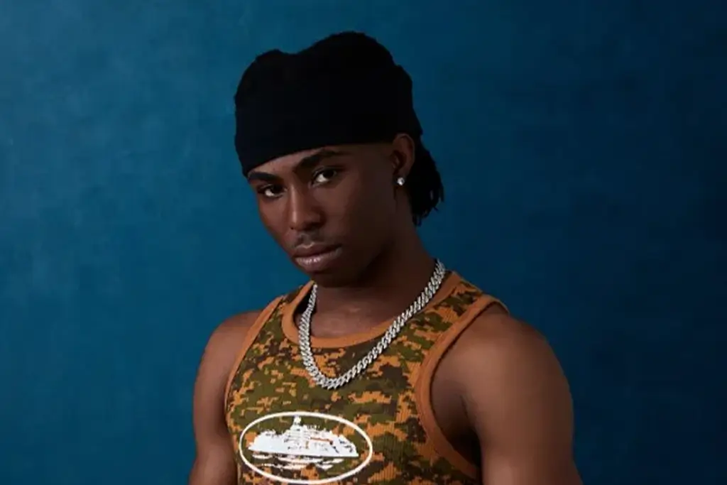 Fola Hits Monumental 1 Billion Career Streams - HipTV