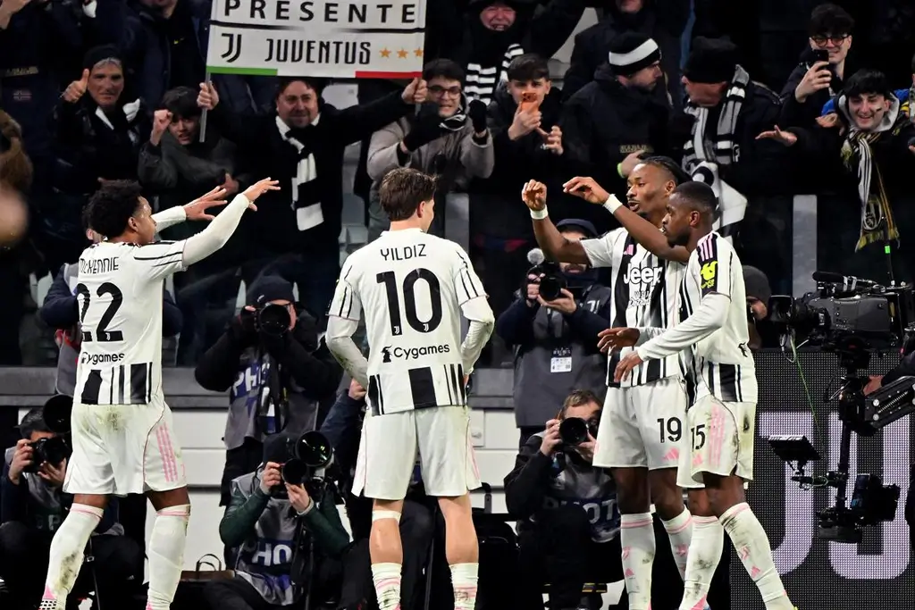 Juventus Crush Napoli 3–0 to Strengthen Top-Four Bid